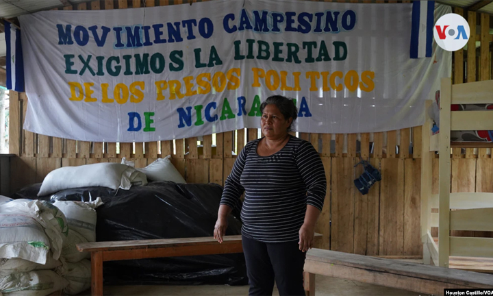 Lideresa campesina de Nicaragua dirige campamento de exiliados en Costa ...