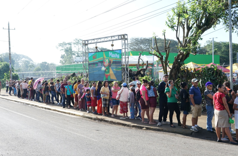 Walmart abre las puertas de un nuevo Maxi Palí en Nicaragua | La Mesa ...