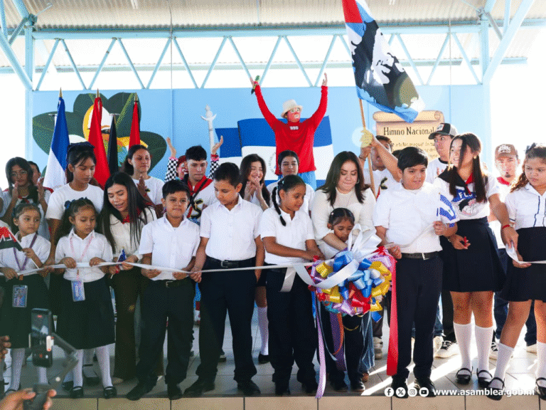 Nicaragua inaugura año escolar 2026 en un colegio dedicado al dictador ...