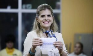 Oposición nicaragüense saluda victoria de Laura Fernández y pide a ...