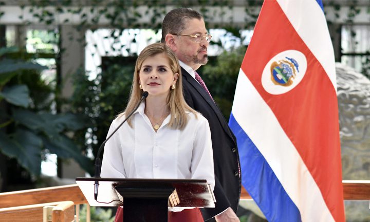 Traspaso de poderes bajo lupa judicial: Recurso de amparo frena ...